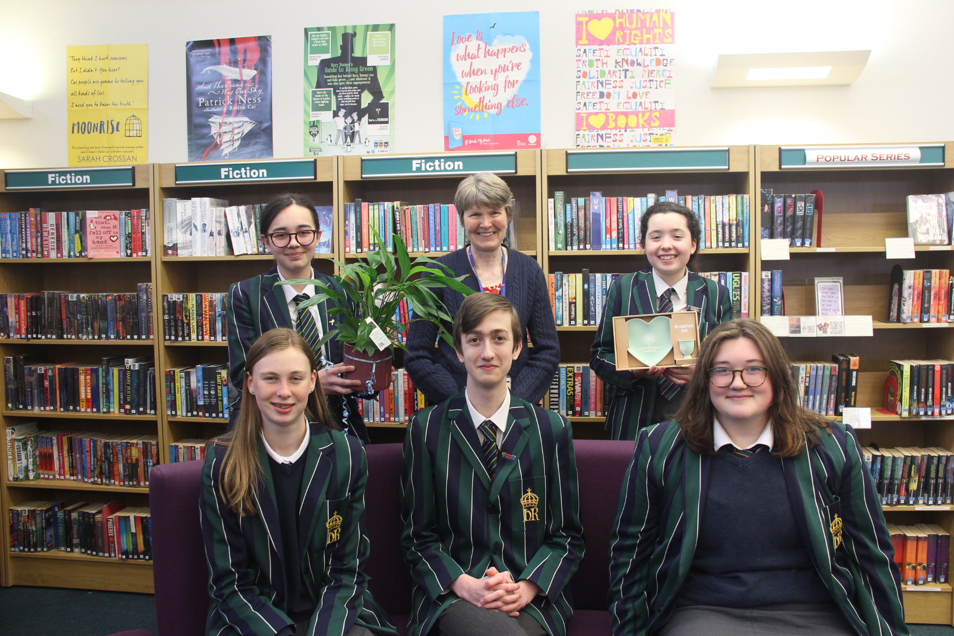 Pupils throw retirement party for much-loved library assistant - The ...